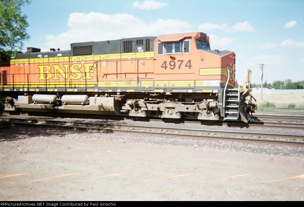 BNSF 4974